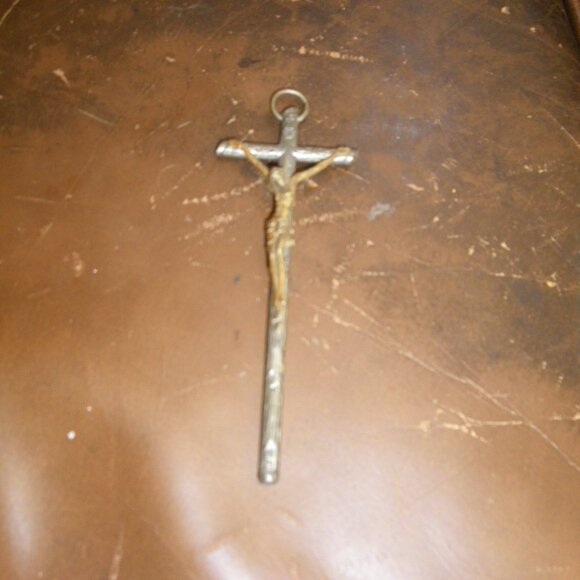 Vintage | Wall Decor | Vintage Small Metal Ornate Hanging Crucifix ...